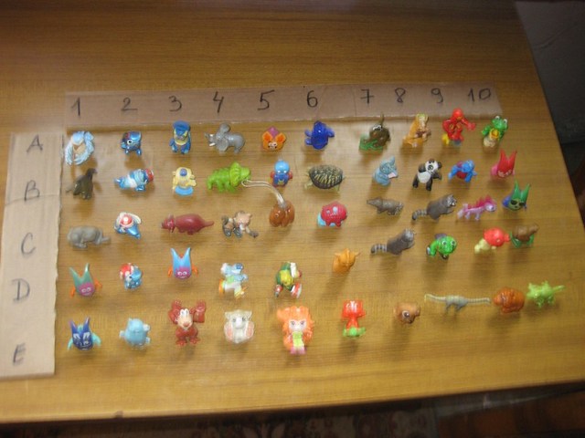 Kinder Surprise LOT 33 (50 kom. po vašem izboru)