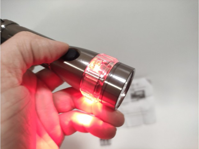 Baterijska lampa vodootporna sa signalnim svetlom