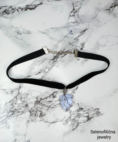 Choker ogrlica kalcedon kristal