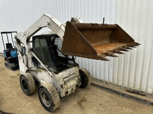 Bobcat S300 mini utovarivač