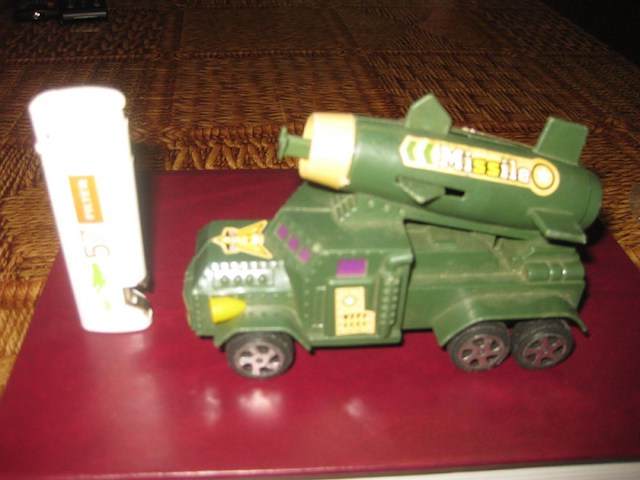Vojni kamion lanser rakete (na potez)