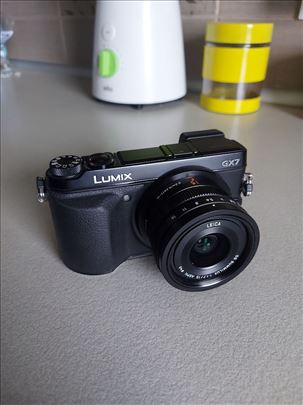 Panasonic Lumix DMC-GX7 + Leica DG 15mm f1.7
