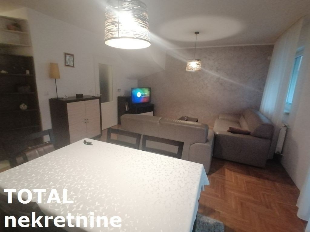 4 Četvorosoban stan NOVI SAD, 180250€