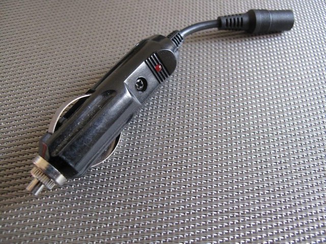 Adapter - auto konektor za upaljač na okrugli konektor
