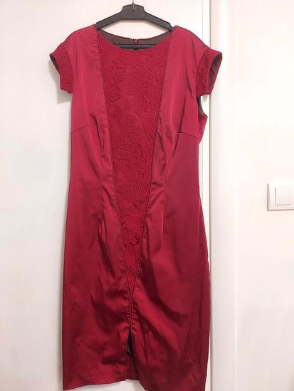 Elegantna crvena satenska haljina