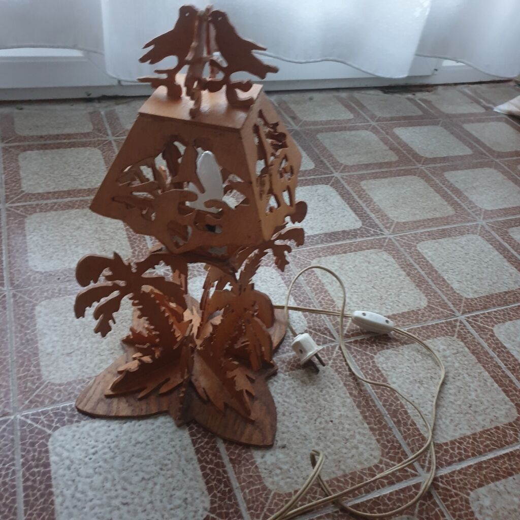 Starinska stolna lampa prelep rad