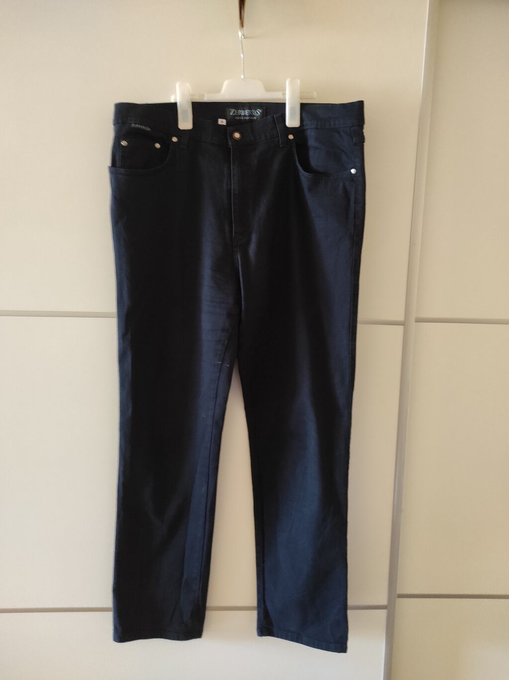 Muske pantalone Zerberus veličina 49. Kvalitetne iz uvoza. Kao nove