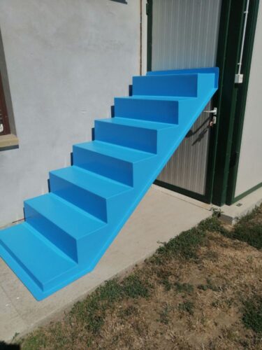 Poliester stepenice za bazene
