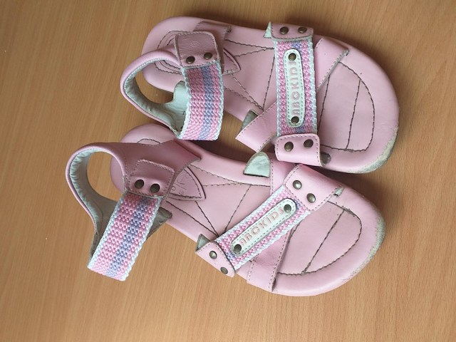Roze sandale za devojcicu od koze
