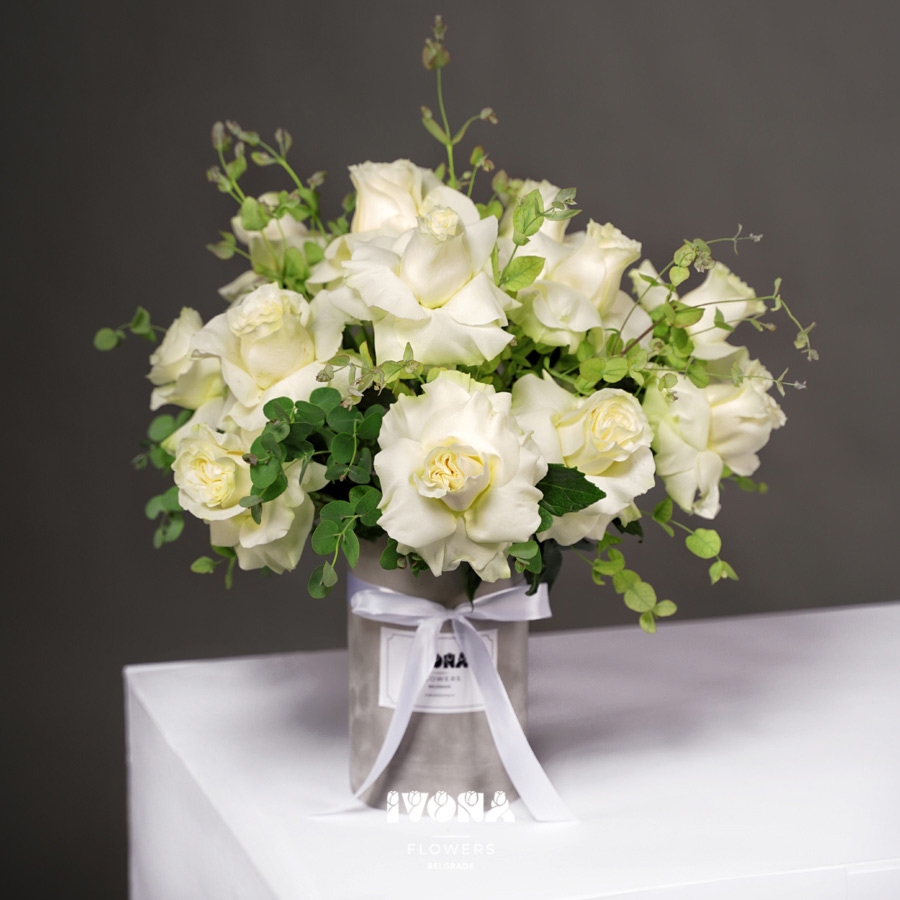box sa belim ružama XL