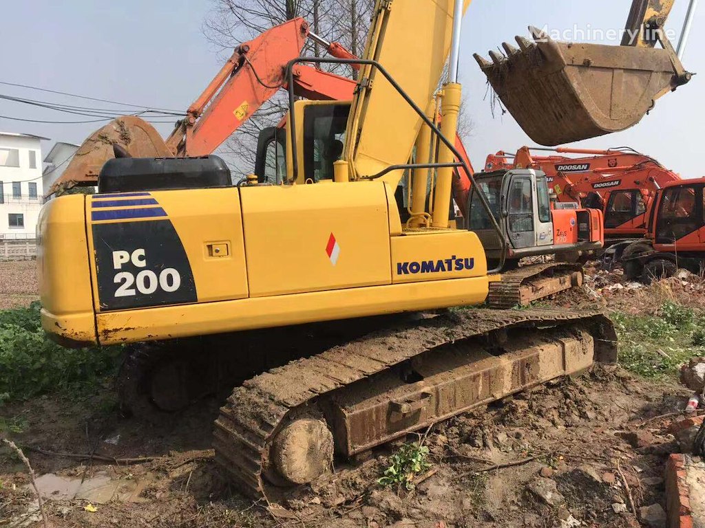 Komatsu PC200 bager guseničar