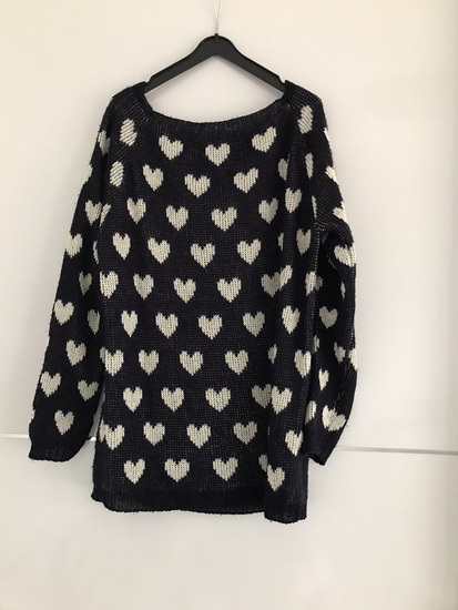 Džemper sa srcima