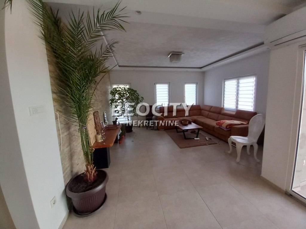 Čačak, Kulinovci, Dragana Topalovica, 4. 0, 480m2, 350000EUR