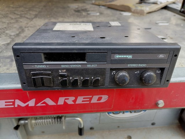 Radio kasetofon FORD sound 2000