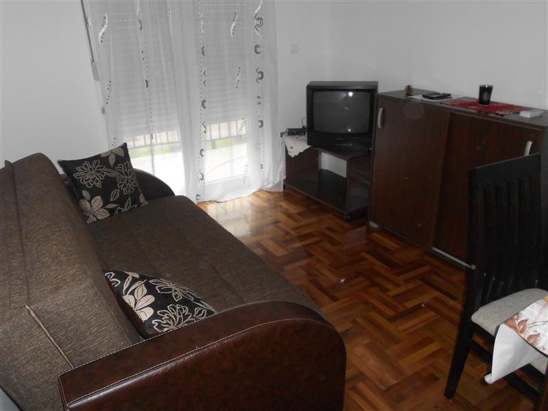 Apartmani PERA