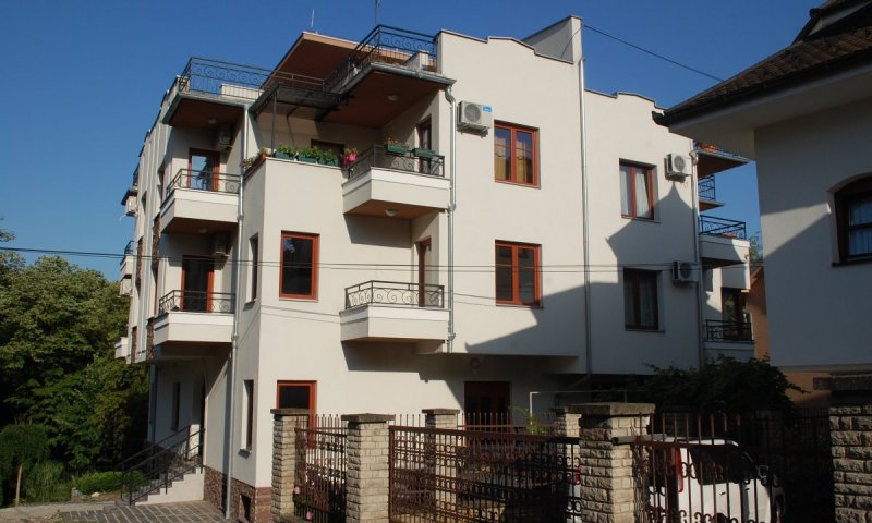 Apartman "Cvetni apartman"