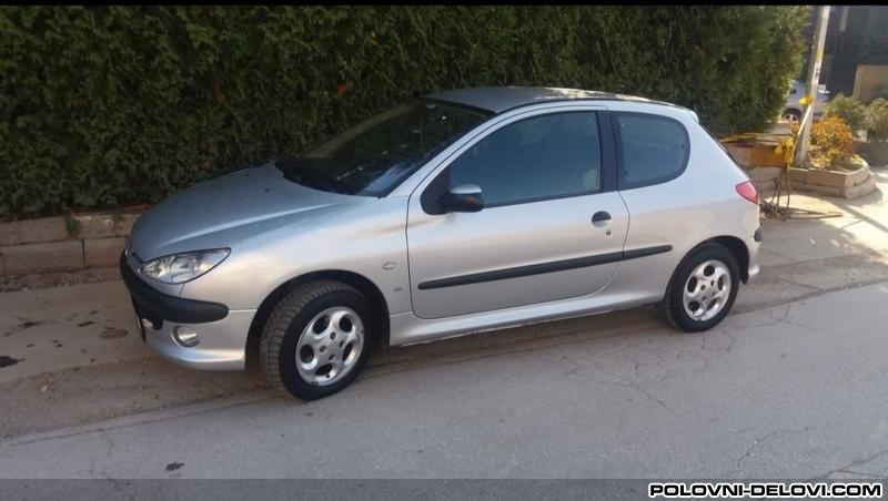 Peugeot 206 Kompletan Auto U Delovima