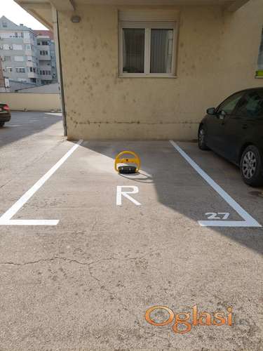 PARKING MESTO - Izdavanje - Lasla Gala