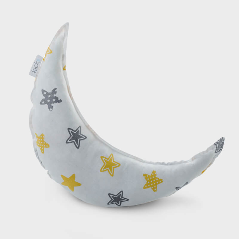 Jastuk u obliku meseca sa šarenim zvezdicama