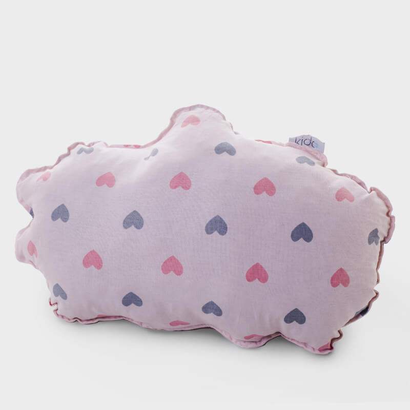 Jastuk u obliku oblaka sa srcima