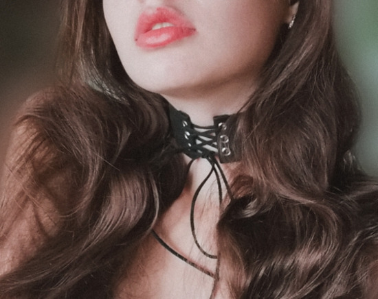 Black choker