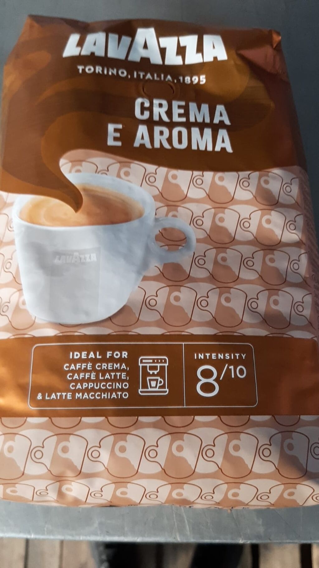 Lavazza kafa u zrnu 1kg vise vrsta cena od 1400 do 2000 na vise moguc