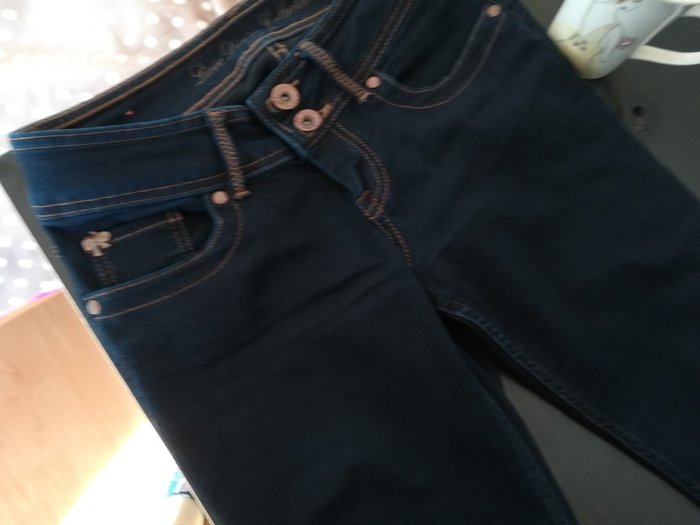 Zenski Jeans, 36 velicina, kupljene u Nemackoj, sa elastinom