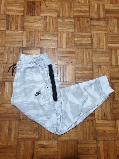 Nike tech fleece camo