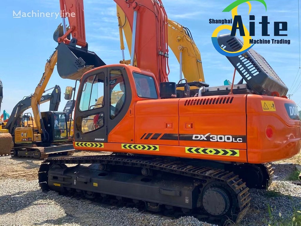 Doosan DX300 bager guseničar