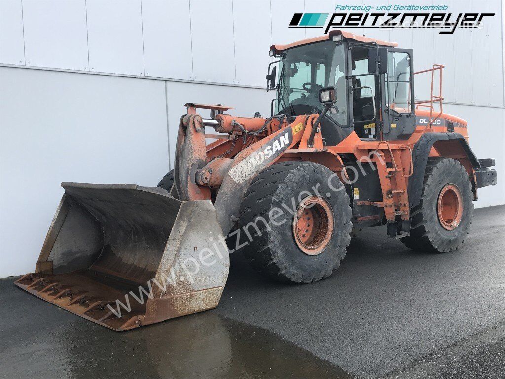 Doosan Radlader DL 300-3 prednji utovarivač