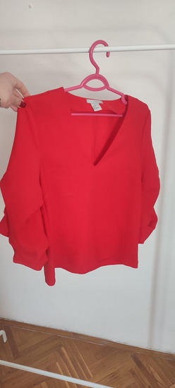 H&m bluza 900 din