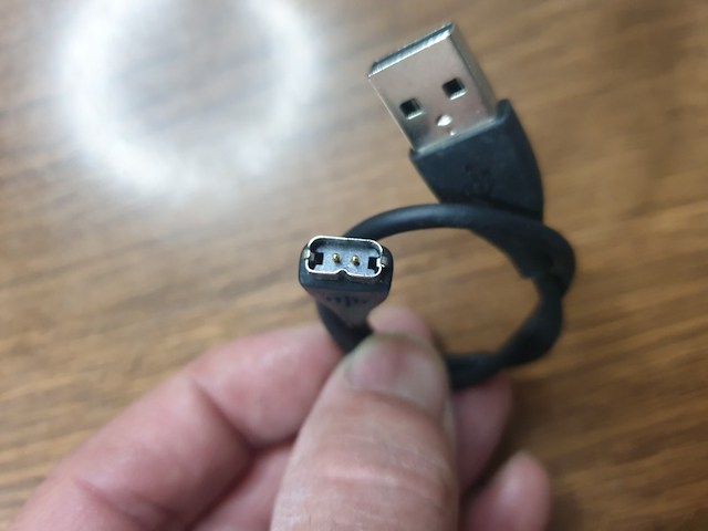 Fitbit Charge HR USB kabl