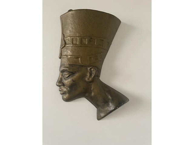 Kraljica Nefertiti, livena figura