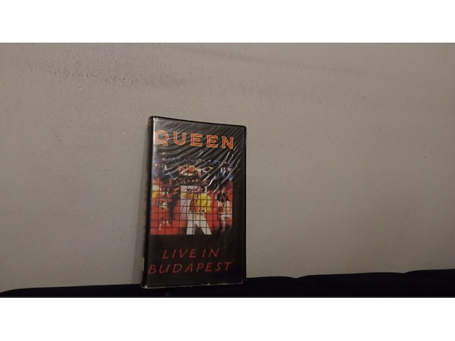 Queen – Live In Budapest (VHS)