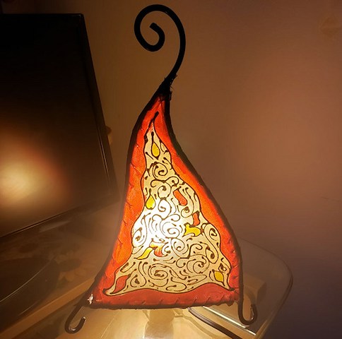 Lampa-kamilja koža-kov gvožđe-ručno slikna-Tunis