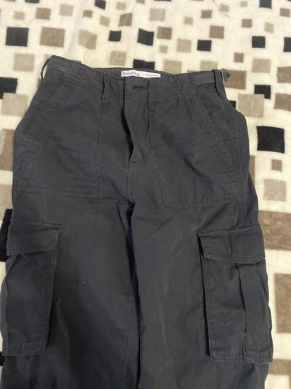 Bershka cargo podesive pantalone