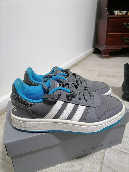 Adidas patike za decaka br.37