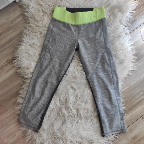 Bershka sportske helanke XS