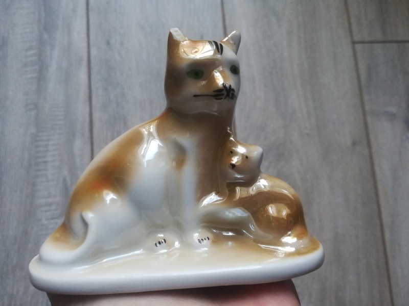 Stara figura Mačke
