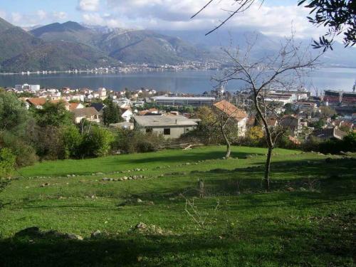 Crna Gora. Prodaje se urbanizovan plac u Bijeloj, Herceg Novi