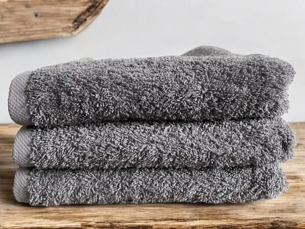 Peškir Indy 70x130cm Glat 400g/m2 Sivi