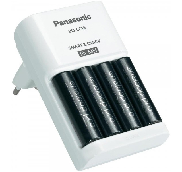 Punjač za baterije Panasonic ENELOOP BQ-CC16 + 4 x AA baterije kapaciteta 2.450mAh