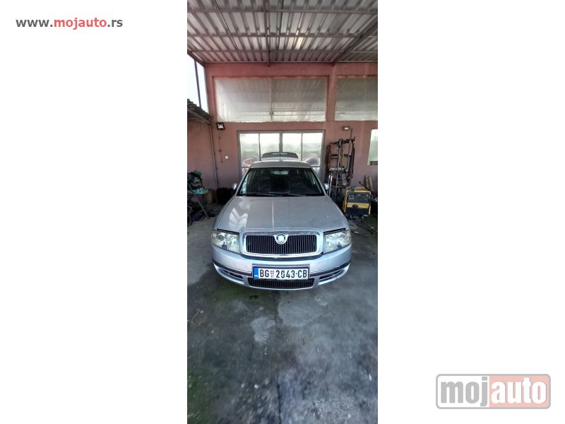 Škoda Superb DELOVI I jos dosta voyila