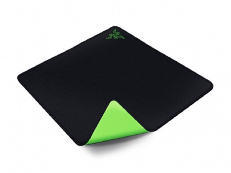 RAZER GIGANTUS (RZ02-01830200-R3M1) CENA