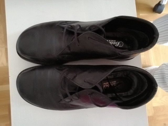 Crne kožne cipele