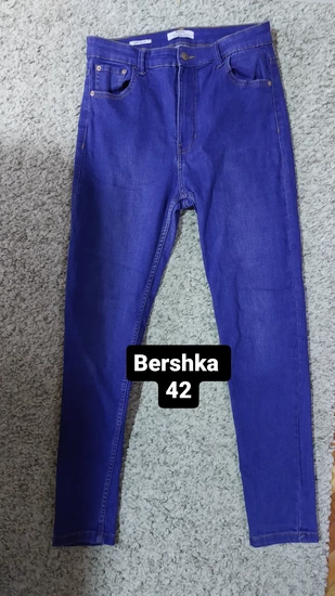 Bershka 42