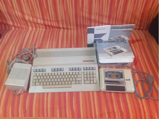 Commodore 128 racunar