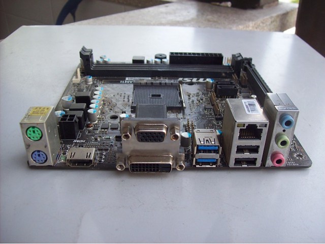 msi AM1 maticna ,ddr3 ,usb 3.0 , pci-e ,hdmi