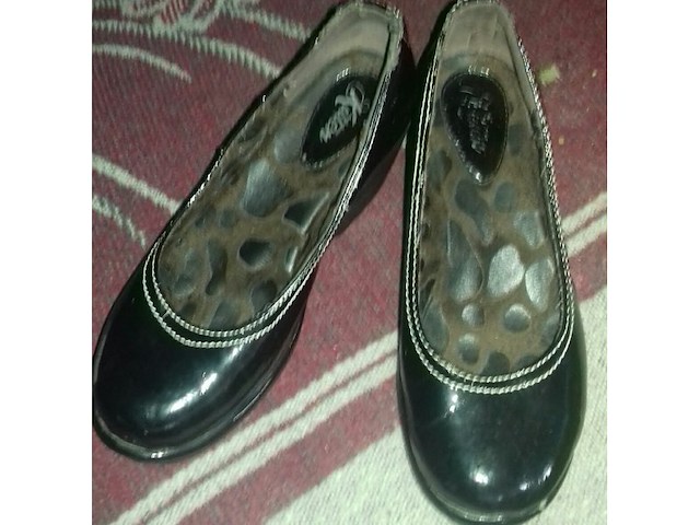 Ženske cipele/baletanke br.36,marke:Kitten crne boje
