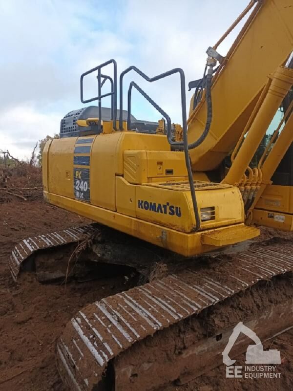 Komatsu PC 240 NLC-11 bager guseničar